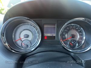 Pelēks Chrysler town-&-country 2014 Tallina, ar dzinēja tilpumu 3.60 L un nobraukumu 315 tūkst. km par 4000 €, foto 14 vietnē AUTOMOTO.COM.LV