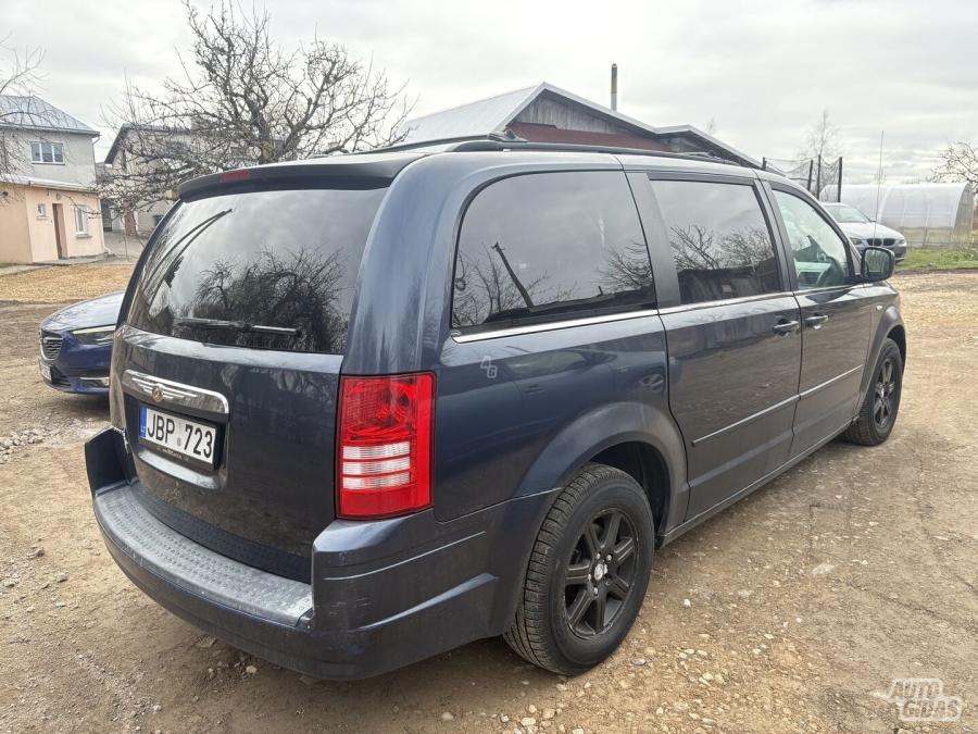 Chrysler town-&-country 2008 Viļņa, ar dzinēja tilpumu 3.80 L un nobraukumu 165 tūkst. km par 1750 €, foto 5 vietnē AUTOMOTO.COM.LV