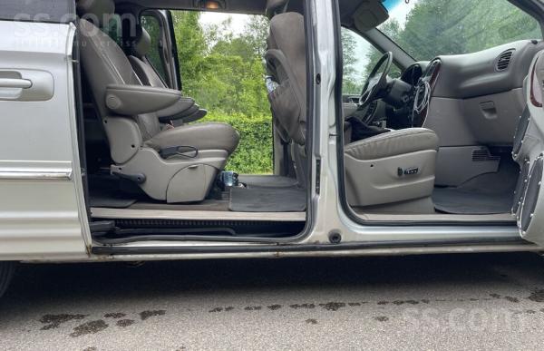 Chrysler town-&-country 2001 Rīga, ar dzinēja tilpumu 3.80 L un nobraukumu 207 tūkst. km par 1480 €, foto 8 vietnē AUTOMOTO.COM.LV