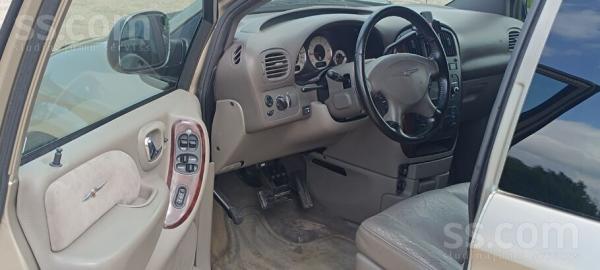 Chrysler town-&-country 2002 in Tukums, with an engine capacity of 3.80 L and mileage of 250 thousand km for 850 €, photo 5 on AUTOMOTO.COM.LV