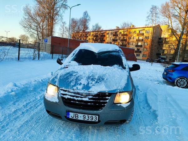Chrysler town-&-country 2005 in Liepaja, with an engine capacity of 3.80 L and mileage of 199 thousand km for 750 €, photo 2 on AUTOMOTO.COM.LV