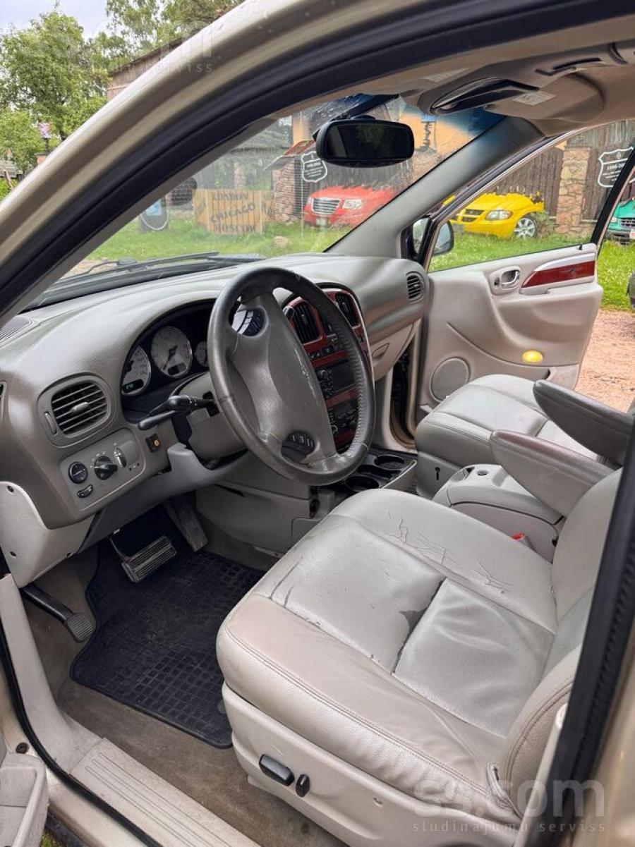 Chrysler town-&-country 2005 in Ogre, with an engine capacity of 3.80 L and mileage of 273 thousand km for 2500 €, photo 6 on AUTOMOTO.COM.LV