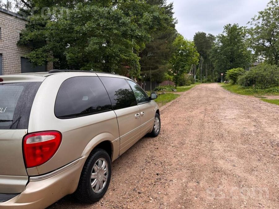 Chrysler town-&-country 2005 in Ogre, with an engine capacity of 3.80 L and mileage of 273 thousand km for 2500 €, photo 7 on AUTOMOTO.COM.LV
