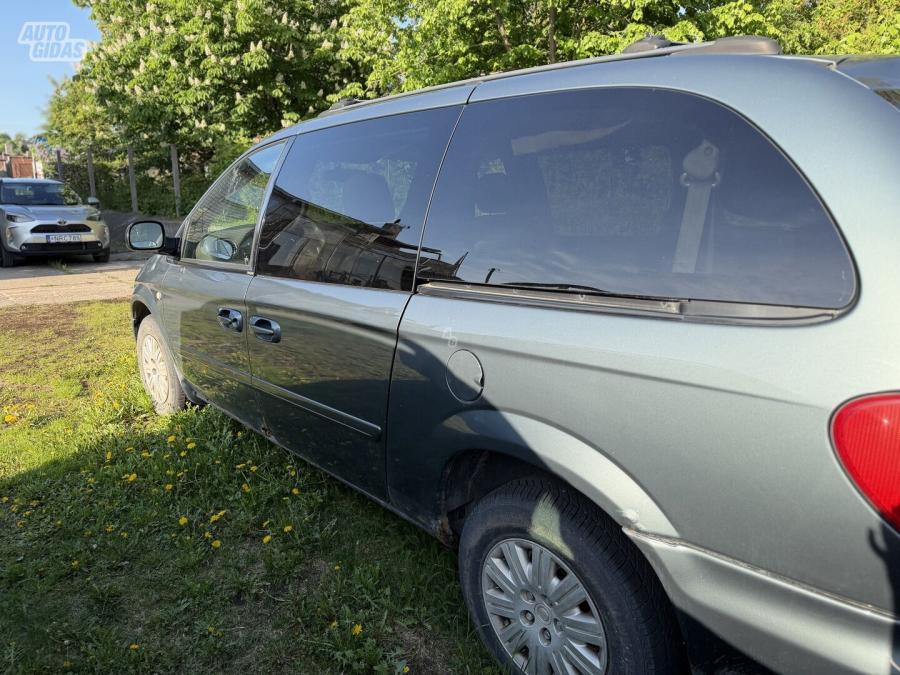 Крайслер Таун Кантри 2005 в Каунас, объемом двигателя 3.30 л и пробегом 332 тыс. км за 1000 €, фото 4 на AUTOMOTO.COM.LV