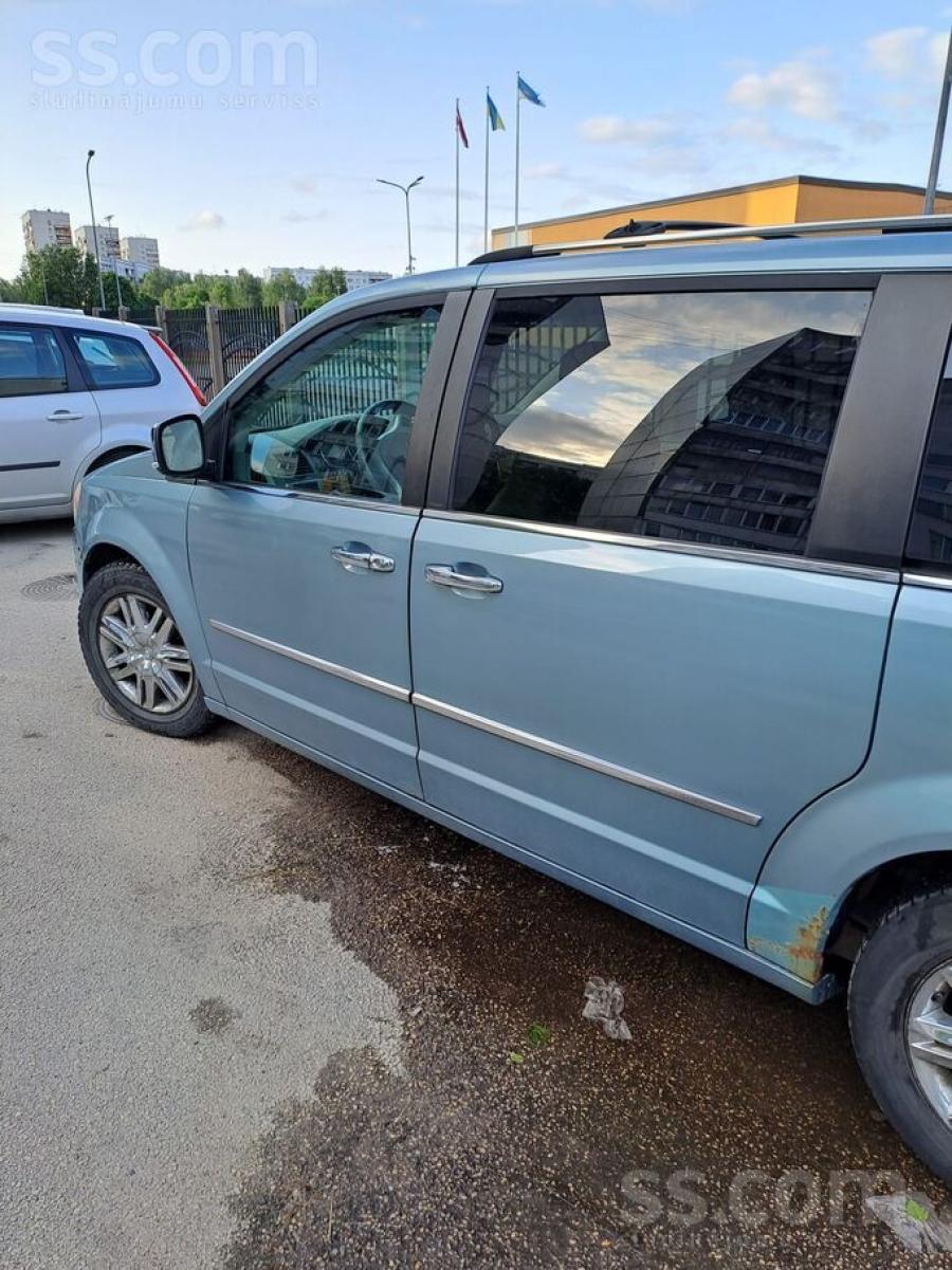 Chrysler town-&-country 2008 Rīga, ar dzinēja tilpumu 4.00 L un nobraukumu 320 tūkst. km par 2850 €, foto 12 vietnē AUTOMOTO.COM.LV