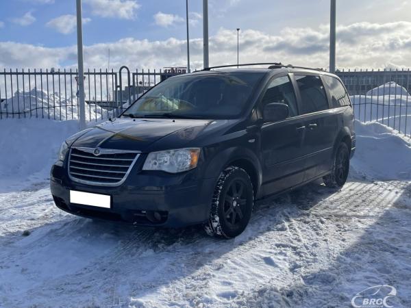 Chrysler town-&-country 2008 in Klaipeda, with an engine capacity of 3.78 L and mileage of 258 thousand km for 1500 €, photo 1 on AUTOMOTO.COM.LV