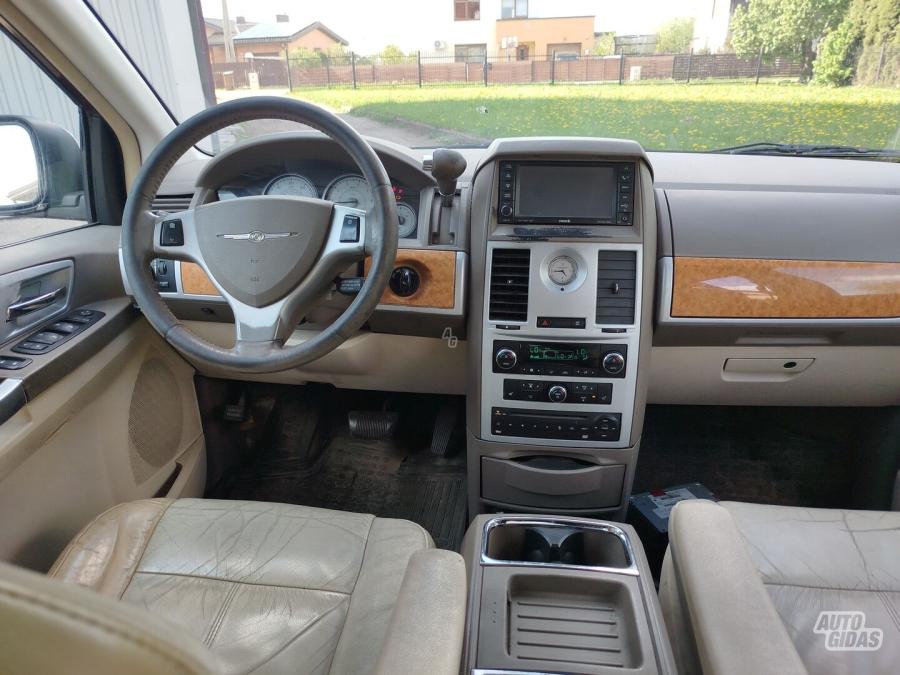 Chrysler town-&-country 2008 Šauļi, ar dzinēja tilpumu 4.00 L un nobraukumu 247 tūkst. km par 1550 €, foto 7 vietnē AUTOMOTO.COM.LV