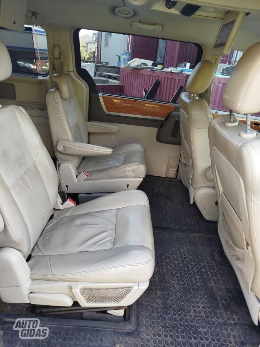 Chrysler town-&-country 2008 Šauļi, ar dzinēja tilpumu 4.00 L un nobraukumu 247 tūkst. km par 1550 €, foto 8 vietnē AUTOMOTO.COM.LV