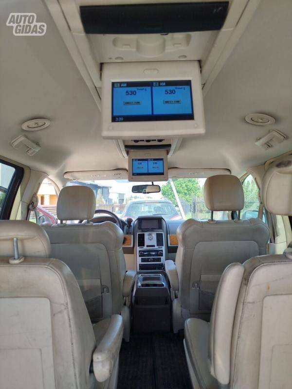 Chrysler town-&-country 2008 in Siauliai, with an engine capacity of 4.00 L and mileage of 247 thousand km for 1550 €, photo 8 on AUTOMOTO.COM.LV