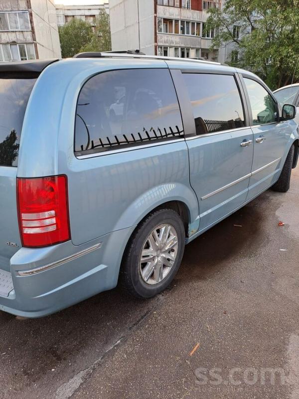 Chrysler town-&-country 2008 in Riga, with an engine capacity of 4.00 L and mileage of 320 thousand km for 2850 €, photo 4 on AUTOMOTO.COM.LV