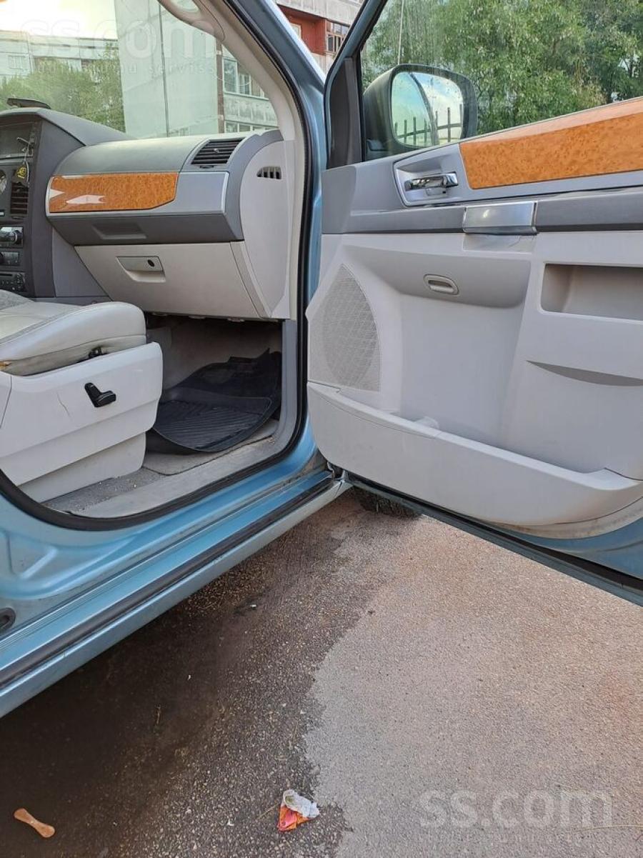 Chrysler town-&-country 2008 Rīga, ar dzinēja tilpumu 4.00 L un nobraukumu 320 tūkst. km par 2850 €, foto 6 vietnē AUTOMOTO.COM.LV