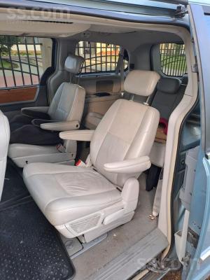 Chrysler town-&-country 2008 Rīga, ar dzinēja tilpumu 4.00 L un nobraukumu 320 tūkst. km par 2850 €, foto 12 vietnē AUTOMOTO.COM.LV