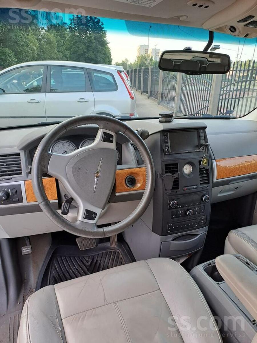 Chrysler town-&-country 2008 Rīga, ar dzinēja tilpumu 4.00 L un nobraukumu 320 tūkst. km par 2850 €, foto 14 vietnē AUTOMOTO.COM.LV