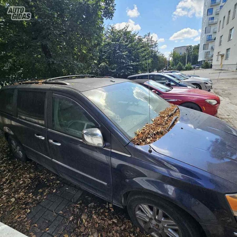 Chrysler town-&-country 2008 in Vilnius, with an engine capacity of 4.00 L and mileage of 436 thousand km for 1100 €, photo 5 on AUTOMOTO.COM.LV