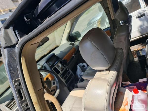 Chrysler town-&-country 2008 Viļņa, ar dzinēja tilpumu 4.00 L un nobraukumu 436 tūkst. km par 1100 €, foto 8 vietnē AUTOMOTO.COM.LV