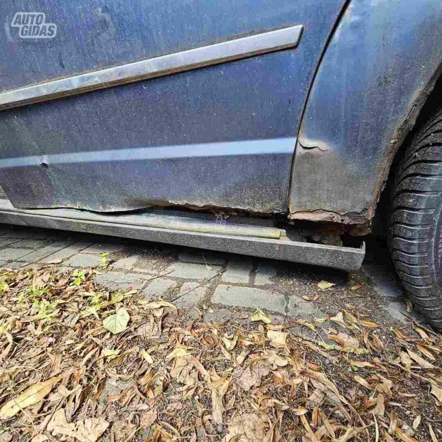 Chrysler town-&-country 2008 in Vilnius, with an engine capacity of 4.00 L and mileage of 436 thousand km for 1100 €, photo 10 on AUTOMOTO.COM.LV