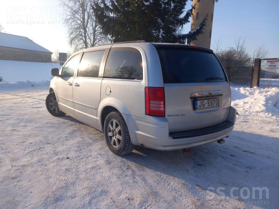 Chrysler town-&-country 2010 Tukums, ar dzinēja tilpumu 3.80 L un nobraukumu 161 tūkst. km par 3600 €, foto 2 vietnē AUTOMOTO.COM.LV