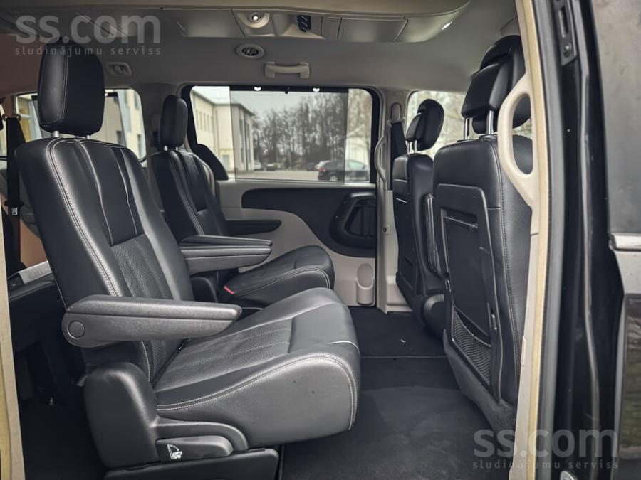 Chrysler town-&-country 2011 Jelgava, ar dzinēja tilpumu 3.60 L un nobraukumu 0 tūkst. km par 6300 €, foto 10 vietnē AUTOMOTO.COM.LV