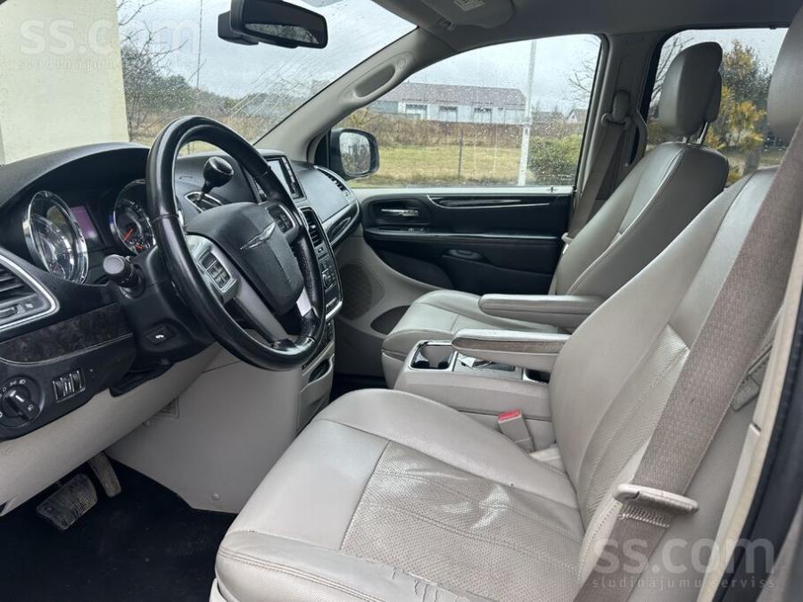 Chrysler town-&-country 2011 Rīga, ar dzinēja tilpumu 3.60 L un nobraukumu 295 tūkst. km par 3200 €, foto 3 vietnē AUTOMOTO.COM.LV
