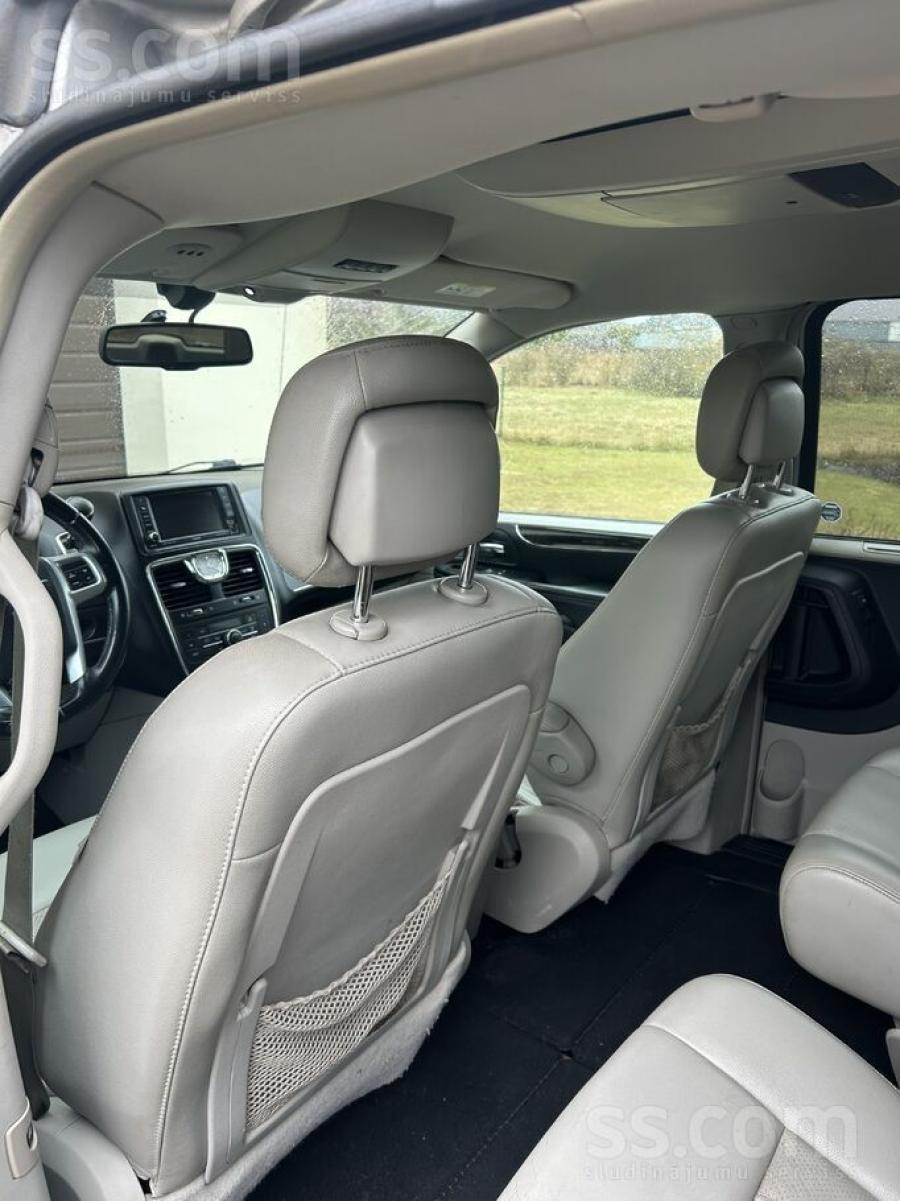 Chrysler town-&-country 2011 Rīga, ar dzinēja tilpumu 3.60 L un nobraukumu 295 tūkst. km par 3200 €, foto 4 vietnē AUTOMOTO.COM.LV