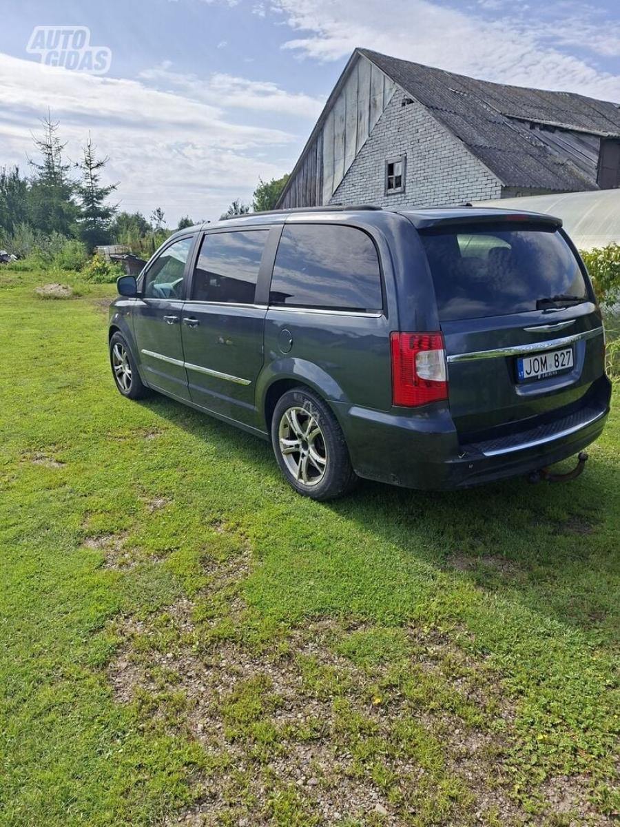 Chrysler town-&-country 2011 Alīta, ar dzinēja tilpumu 3.60 L un nobraukumu 429 tūkst. km par 5100 €, foto 5 vietnē AUTOMOTO.COM.LV