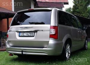 Chrysler town-&-country 2012 in Riga, with an engine capacity of 3.60 L and mileage of 331 thousand km for 5100 €, photo 4 on AUTOMOTO.COM.LV