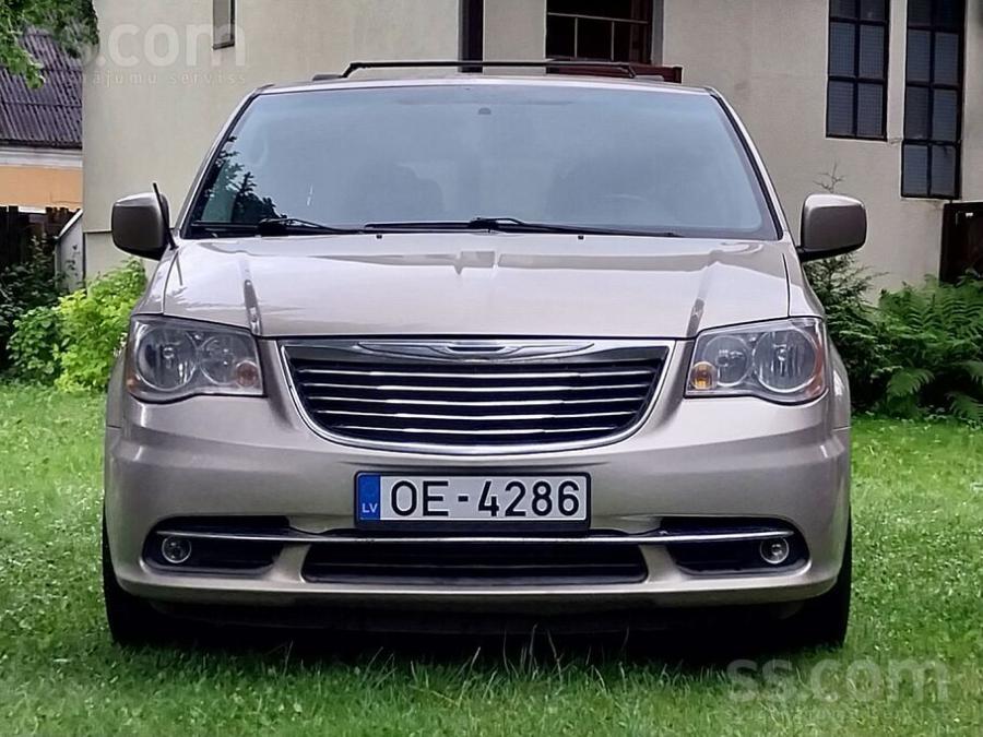 Chrysler town-&-country 2012 in Riga, with an engine capacity of 3.60 L and mileage of 331 thousand km for 5100 €, photo 5 on AUTOMOTO.COM.LV
