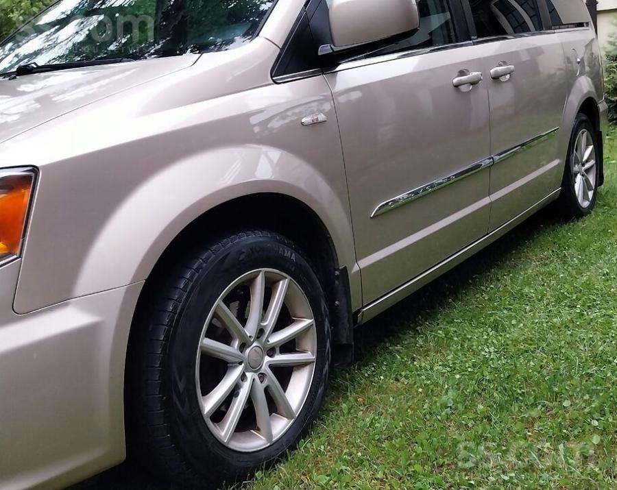 Chrysler town-&-country 2012 in Riga, with an engine capacity of 3.60 L and mileage of 331 thousand km for 5100 €, photo 31 on AUTOMOTO.COM.LV