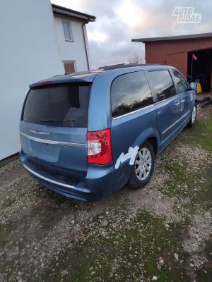 Chrysler town-&-country 2012 in Gargzdai, with an engine capacity of 3.60 L and mileage of 362 thousand km for 2950 €, photo 4 on AUTOMOTO.COM.LV