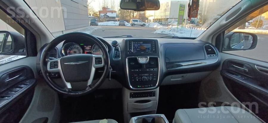 Chrysler town-&-country 2012 in Riga, with an engine capacity of 3.60 L and mileage of 370 thousand km for 5350 €, photo 8 on AUTOMOTO.COM.LV