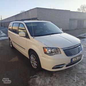 Chrysler town-&-country 2013 Kauņa, ar dzinēja tilpumu 3.60 L un nobraukumu 379 tūkst. km par 5000 €, foto  vietnē AUTOMOTO.COM.LV