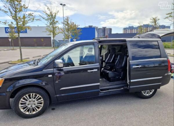 Chrysler town-&-country 2014 Klaipėda, ar dzinēja tilpumu 3.60 L un nobraukumu 240 tūkst. km par 6300 €, foto 6 vietnē AUTOMOTO.COM.LV