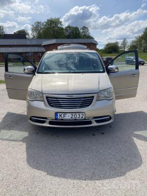 Chrysler town-&-country 2014 in Talsi, with an engine capacity of 3.60 L and mileage of 212 thousand km for 6500 €, photo  on AUTOMOTO.COM.LV
