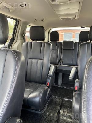 Chrysler town-&-country 2014 in Talsi, with an engine capacity of 3.60 L and mileage of 212 thousand km for 6500 €, photo 13 on AUTOMOTO.COM.LV