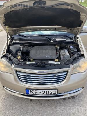 Chrysler town-&-country 2014 in Talsi, with an engine capacity of 3.60 L and mileage of 212 thousand km for 6500 €, photo 14 on AUTOMOTO.COM.LV