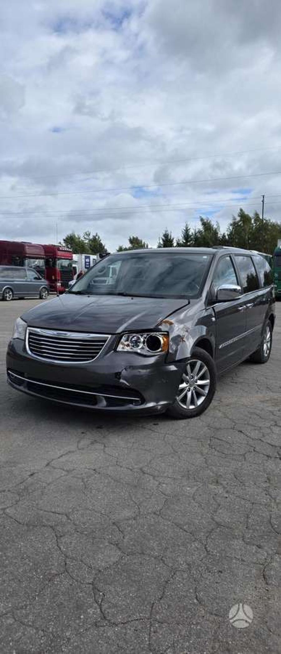 Chrysler town-&-country 2014 Šauļi, ar dzinēja tilpumu 3.60 L un nobraukumu 199 tūkst. km par 5200 €, foto 4 vietnē AUTOMOTO.COM.LV