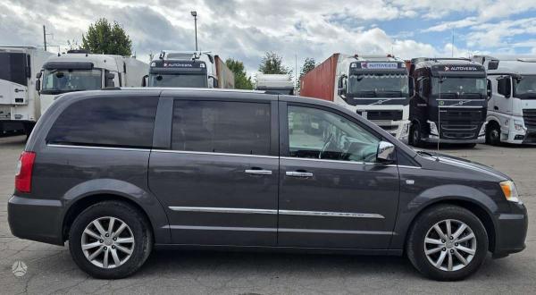 Chrysler town-&-country 2014 Šauļi, ar dzinēja tilpumu 3.60 L un nobraukumu 199 tūkst. km par 5200 €, foto 5 vietnē AUTOMOTO.COM.LV