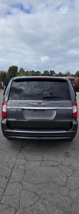 Chrysler town-&-country 2014 Šauļi, ar dzinēja tilpumu 3.60 L un nobraukumu 199 tūkst. km par 5200 €, foto 7 vietnē AUTOMOTO.COM.LV