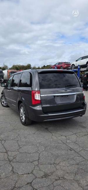 Chrysler town-&-country 2014 Šauļi, ar dzinēja tilpumu 3.60 L un nobraukumu 199 tūkst. km par 5200 €, foto 8 vietnē AUTOMOTO.COM.LV