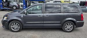 Chrysler town-&-country 2014 Šauļi, ar dzinēja tilpumu 3.60 L un nobraukumu 199 tūkst. km par 5200 €, foto 9 vietnē AUTOMOTO.COM.LV