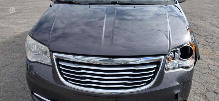 Chrysler town-&-country 2014 Šauļi, ar dzinēja tilpumu 3.60 L un nobraukumu 199 tūkst. km par 5200 €, foto 13 vietnē AUTOMOTO.COM.LV