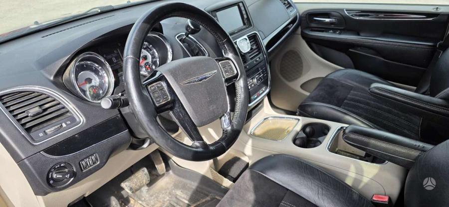 Chrysler town-&-country 2014 Šauļi, ar dzinēja tilpumu 3.60 L un nobraukumu 199 tūkst. km par 5200 €, foto 16 vietnē AUTOMOTO.COM.LV