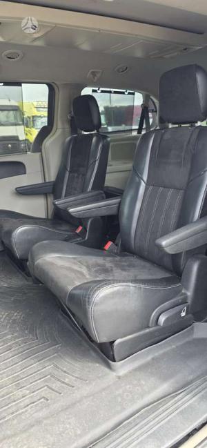Chrysler town-&-country 2014 Šauļi, ar dzinēja tilpumu 3.60 L un nobraukumu 199 tūkst. km par 5200 €, foto 20 vietnē AUTOMOTO.COM.LV