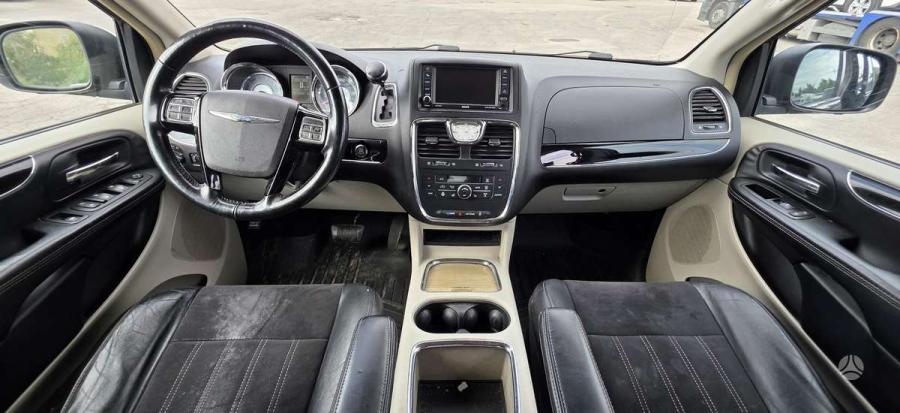 Chrysler town-&-country 2014 Šauļi, ar dzinēja tilpumu 3.60 L un nobraukumu 199 tūkst. km par 5200 €, foto 23 vietnē AUTOMOTO.COM.LV