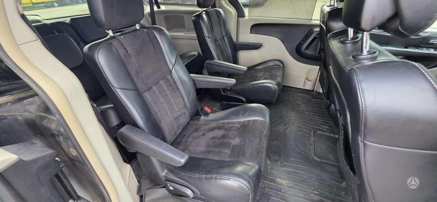 Chrysler town-&-country 2014 Šauļi, ar dzinēja tilpumu 3.60 L un nobraukumu 199 tūkst. km par 5200 €, foto 24 vietnē AUTOMOTO.COM.LV