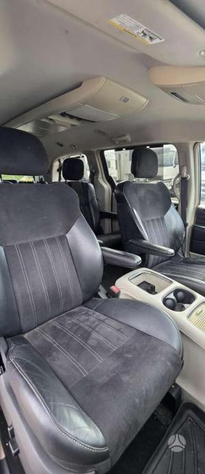 Chrysler town-&-country 2014 Šauļi, ar dzinēja tilpumu 3.60 L un nobraukumu 199 tūkst. km par 5200 €, foto 26 vietnē AUTOMOTO.COM.LV