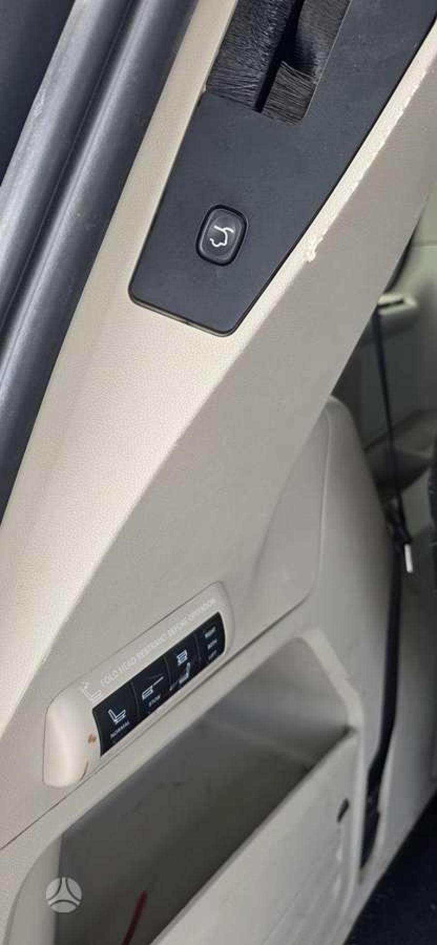 Chrysler town-&-country 2014 Šauļi, ar dzinēja tilpumu 3.60 L un nobraukumu 199 tūkst. km par 5200 €, foto 28 vietnē AUTOMOTO.COM.LV