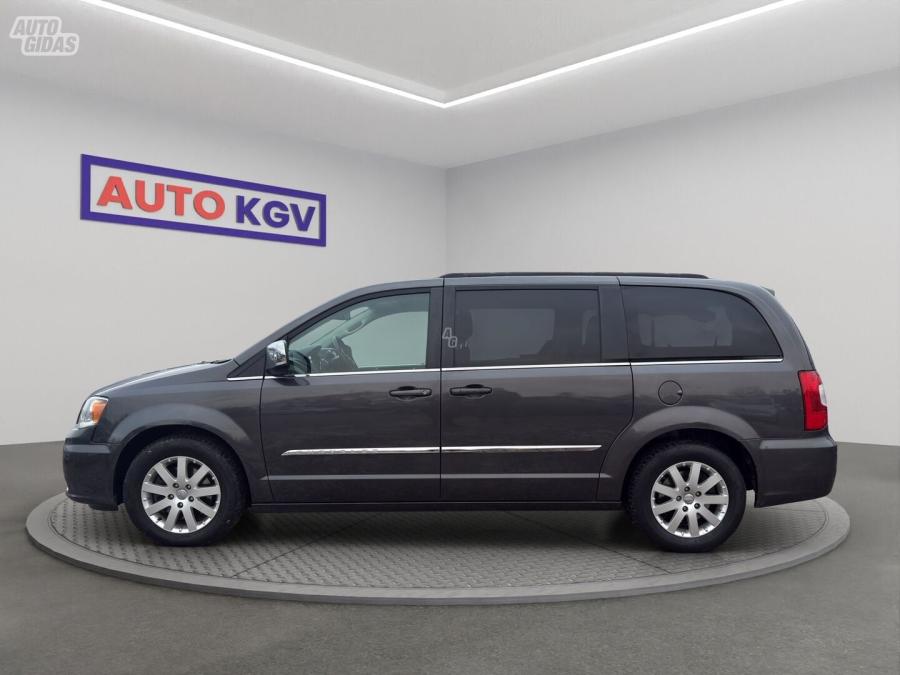 Chrysler town-&-country 2015 Kauņa, ar dzinēja tilpumu 3.60 L un nobraukumu 385 tūkst. km par 7899 €, foto 2 vietnē AUTOMOTO.COM.LV