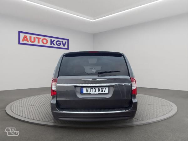 Chrysler town-&-country 2015 Kauņa, ar dzinēja tilpumu 3.60 L un nobraukumu 385 tūkst. km par 7899 €, foto 4 vietnē AUTOMOTO.COM.LV