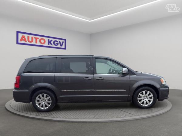 Chrysler town-&-country 2015 Kauņa, ar dzinēja tilpumu 3.60 L un nobraukumu 385 tūkst. km par 7899 €, foto 6 vietnē AUTOMOTO.COM.LV